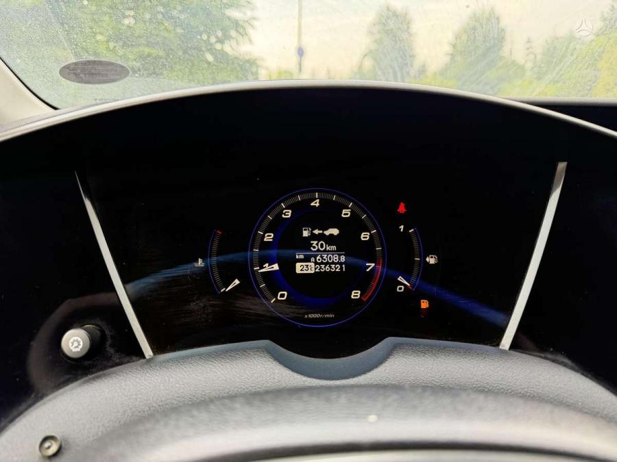 Brūns Honda Civic 2007 Viļņa, ar dzinēja tilpumu 1.80 L un nobraukumu 236 tūkst. km par 890 €, foto 15 vietnē AUTOMOTO.COM.LV