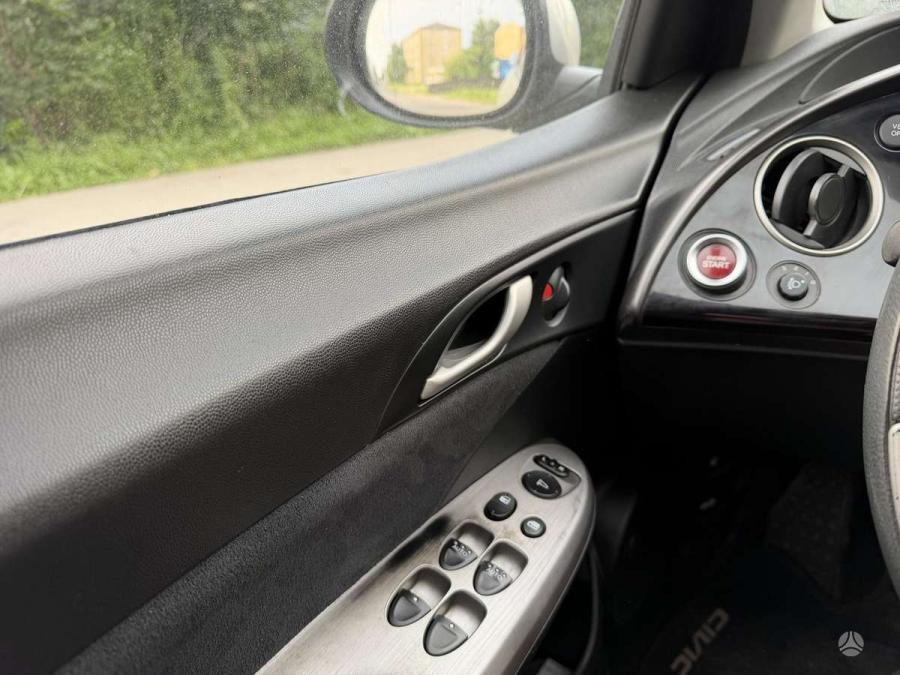 Brūns Honda Civic 2007 Viļņa, ar dzinēja tilpumu 1.80 L un nobraukumu 236 tūkst. km par 800 €, foto 19 vietnē AUTOMOTO.COM.LV