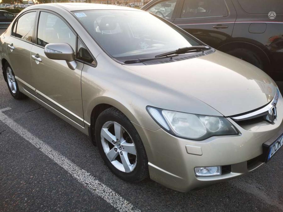 Brūns Honda Civic 2007 Viļņa, ar dzinēja tilpumu 1.80 L un nobraukumu 178 tūkst. km par 1550 €, foto 1 vietnē AUTOMOTO.COM.LV