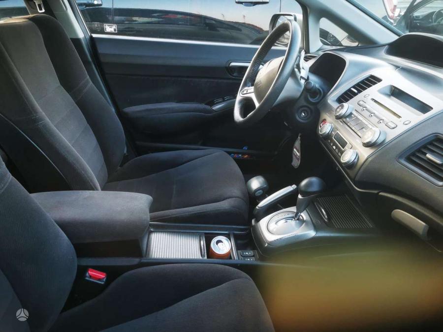 Brūns Honda Civic 2007 Viļņa, ar dzinēja tilpumu 1.80 L un nobraukumu 178 tūkst. km par 1550 €, foto 3 vietnē AUTOMOTO.COM.LV