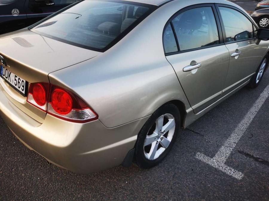 Brūns Honda Civic 2007 Viļņa, ar dzinēja tilpumu 1.80 L un nobraukumu 178 tūkst. km par 1550 €, foto 6 vietnē AUTOMOTO.COM.LV