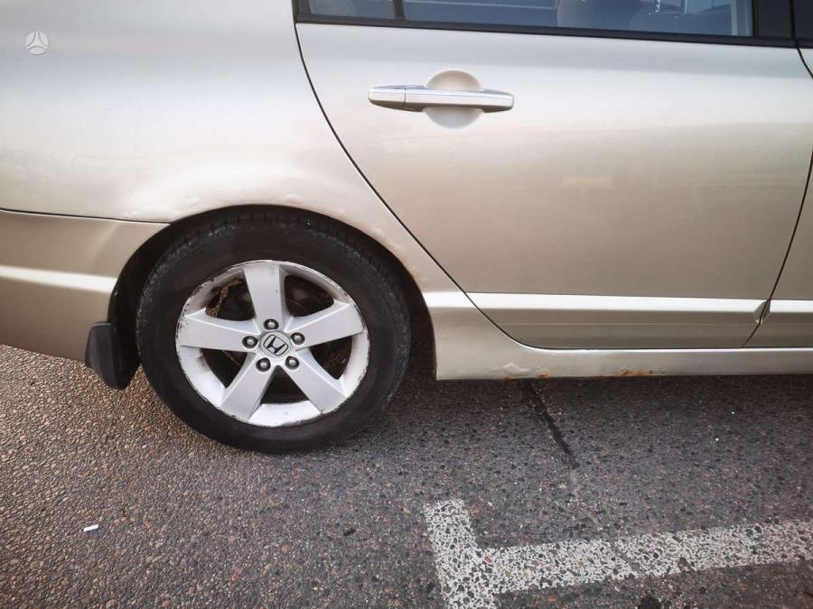 Brūns Honda Civic 2007 Viļņa, ar dzinēja tilpumu 1.80 L un nobraukumu 178 tūkst. km par 1550 €, foto 10 vietnē AUTOMOTO.COM.LV