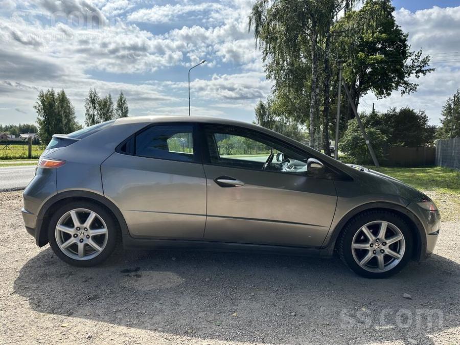 Brūns Honda Civic 2007 Rīga, ar dzinēja tilpumu 1.80 L un nobraukumu 232 tūkst. km par 790 €, foto 7 vietnē AUTOMOTO.COM.LV