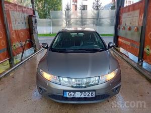 Brūns Honda Civic 2007 Rīga, ar dzinēja tilpumu 1.80 L un nobraukumu 95 tūkst. km par 3000 €, foto  vietnē AUTOMOTO.COM.LV