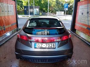 Brūns Honda Civic 2007 Rīga, ar dzinēja tilpumu 1.80 L un nobraukumu 95 tūkst. km par 3000 €, foto 3 vietnē AUTOMOTO.COM.LV