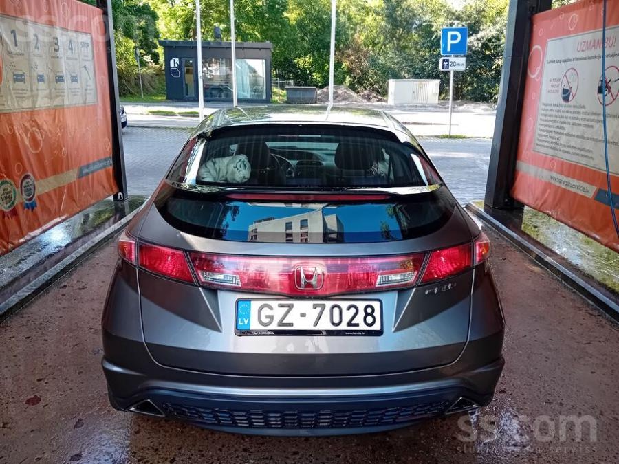 Brūns Honda Civic 2007 Rīga, ar dzinēja tilpumu 1.80 L un nobraukumu 95 tūkst. km par 3000 €, foto 3 vietnē AUTOMOTO.COM.LV
