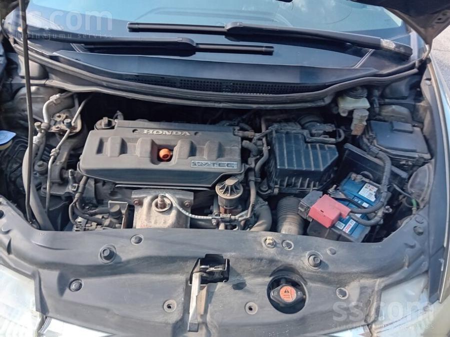 Brūns Honda Civic 2007 Rīga, ar dzinēja tilpumu 1.80 L un nobraukumu 95 tūkst. km par 3000 €, foto 5 vietnē AUTOMOTO.COM.LV