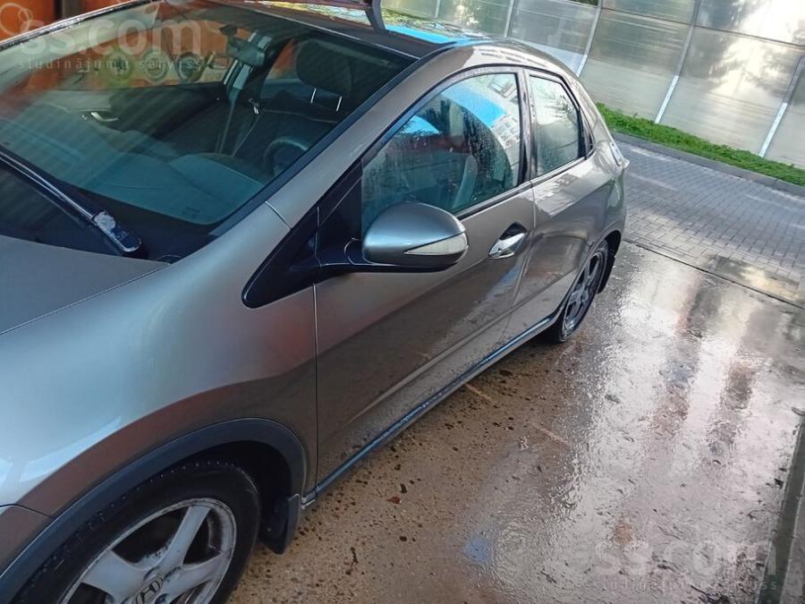 Brūns Honda Civic 2007 Rīga, ar dzinēja tilpumu 1.80 L un nobraukumu 95 tūkst. km par 3000 €, foto 11 vietnē AUTOMOTO.COM.LV