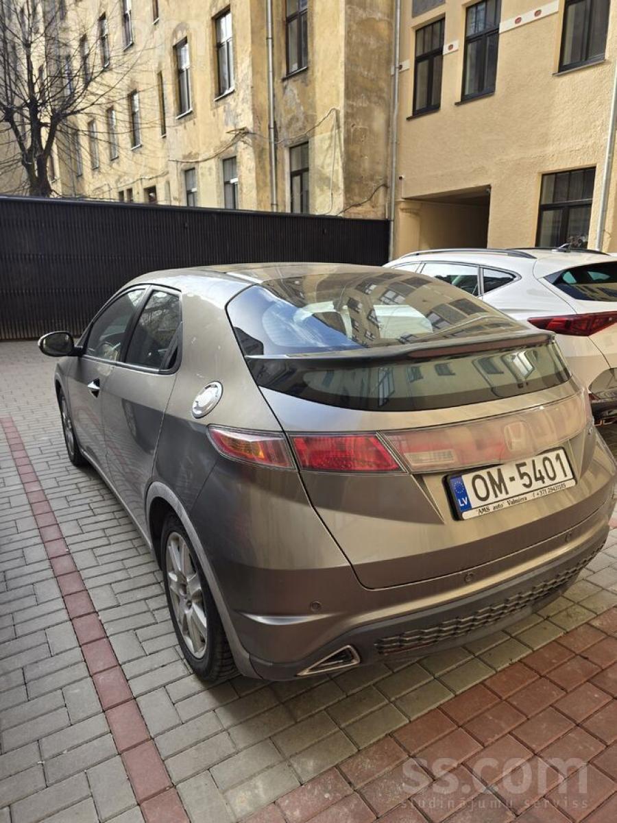 Brūns Honda Civic 2008 Rīga, ar dzinēja tilpumu 2.20 L un nobraukumu 319 tūkst. km par 2200 €, foto 3 vietnē AUTOMOTO.COM.LV