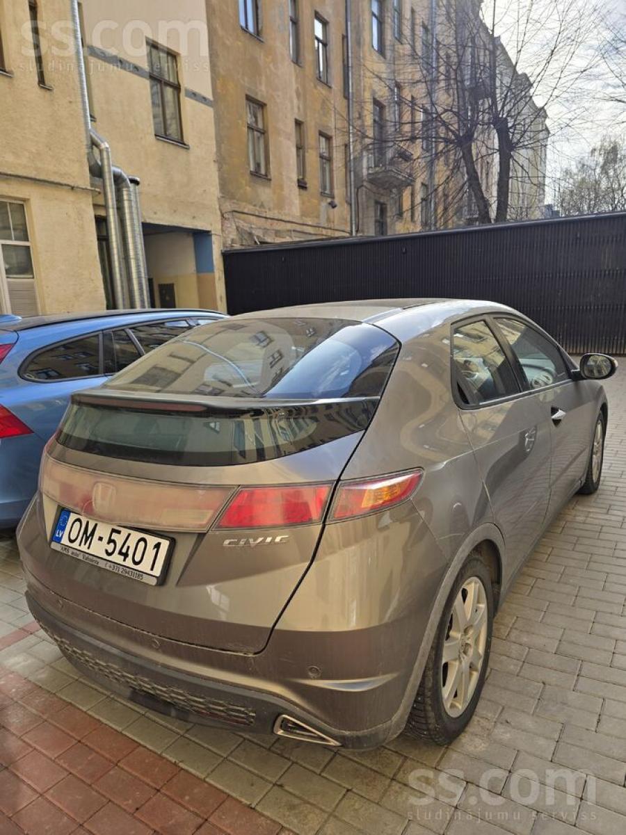 Brūns Honda Civic 2008 Rīga, ar dzinēja tilpumu 2.20 L un nobraukumu 319 tūkst. km par 2200 €, foto 6 vietnē AUTOMOTO.COM.LV