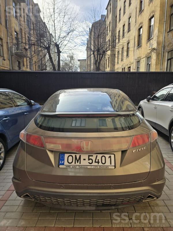 Brown Honda Civic 2008 in Riga, with an engine capacity of 2.20 L and mileage of 319 thousand km for 2200 €, photo 6 on AUTOMOTO.COM.LV