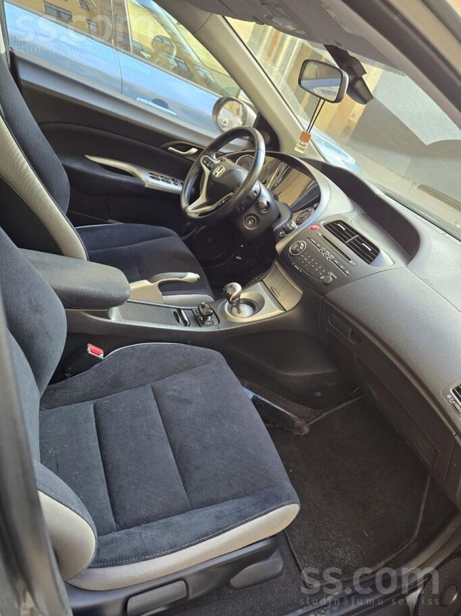 Brūns Honda Civic 2008 Rīga, ar dzinēja tilpumu 2.20 L un nobraukumu 319 tūkst. km par 2200 €, foto 9 vietnē AUTOMOTO.COM.LV