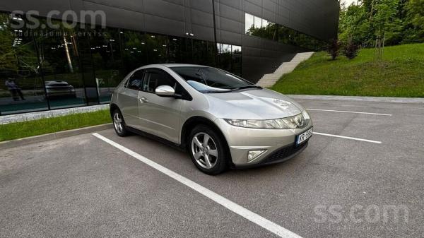 Brūns Honda Civic 2008 Ogre, ar dzinēja tilpumu 1.40 L un nobraukumu 165 tūkst. km par 1850 €, foto 2 vietnē AUTOMOTO.COM.LV