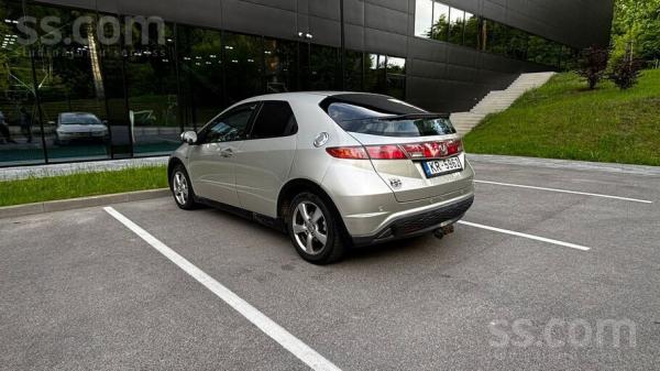 Brūns Honda Civic 2008 Ogre, ar dzinēja tilpumu 1.40 L un nobraukumu 165 tūkst. km par 1850 €, foto 3 vietnē AUTOMOTO.COM.LV