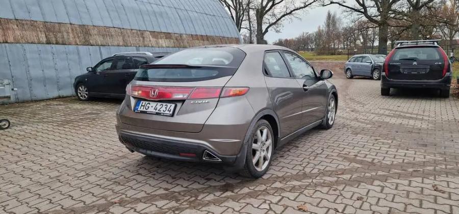 Brūns Honda Civic 2008 Valmiera, ar dzinēja tilpumu 1.80 L un nobraukumu 153 tūkst. km par 2200 €, foto 4 vietnē AUTOMOTO.COM.LV