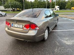 Brūns Honda Civic 2008 Rīga, ar dzinēja tilpumu 1.40 L un nobraukumu 371 tūkst. km par 2300 €, foto 4 vietnē AUTOMOTO.COM.LV