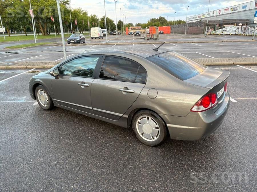 Brūns Honda Civic 2008 Rīga, ar dzinēja tilpumu 1.40 L un nobraukumu 371 tūkst. km par 2300 €, foto 6 vietnē AUTOMOTO.COM.LV
