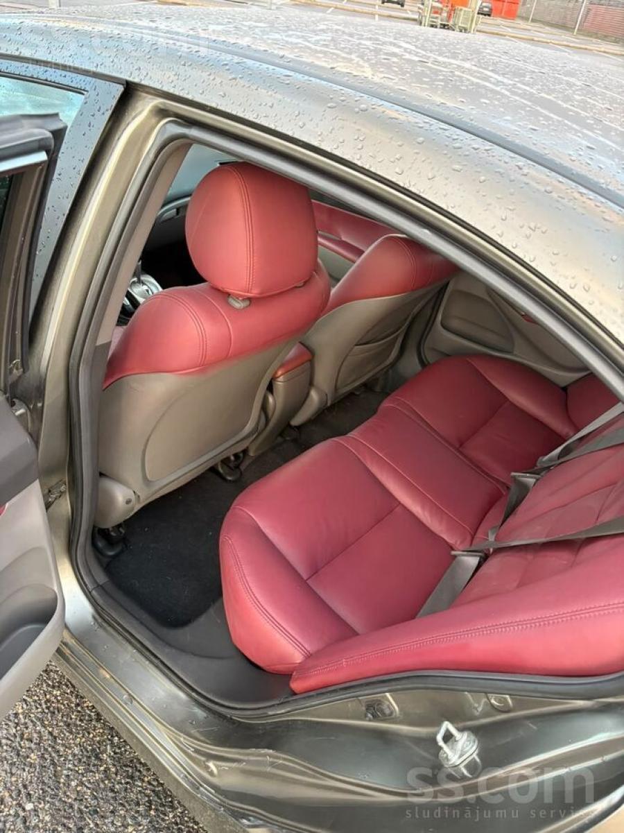 Brūns Honda Civic 2008 Rīga, ar dzinēja tilpumu 1.40 L un nobraukumu 371 tūkst. km par 2300 €, foto 9 vietnē AUTOMOTO.COM.LV