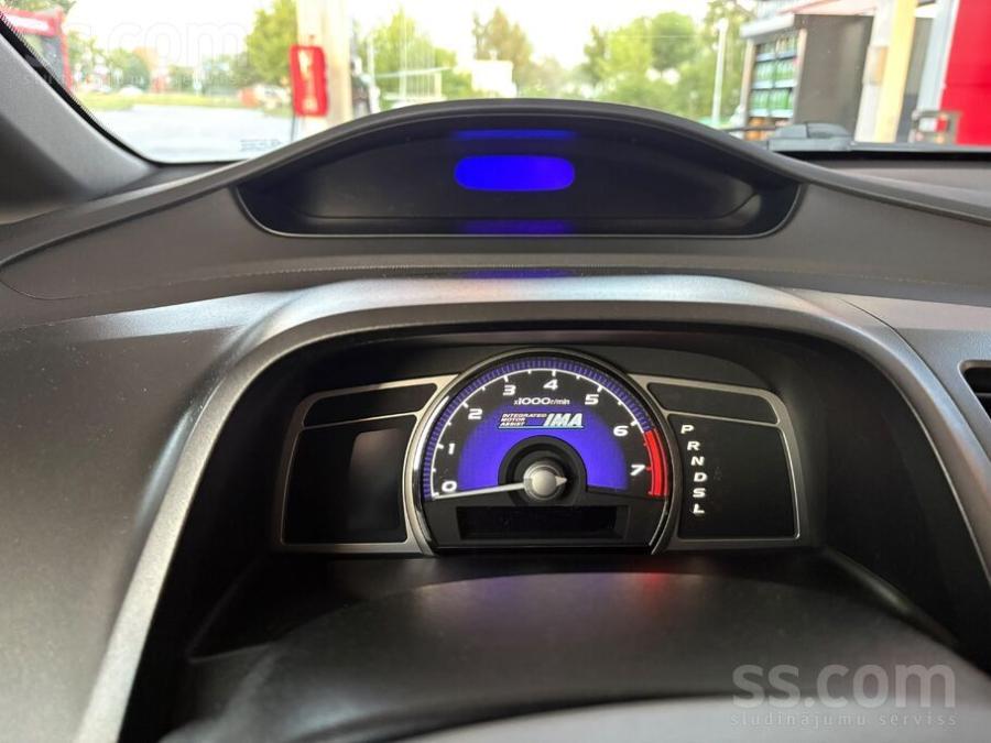 Brūns Honda Civic 2008 Rīga, ar dzinēja tilpumu 1.40 L un nobraukumu 371 tūkst. km par 2300 €, foto 10 vietnē AUTOMOTO.COM.LV