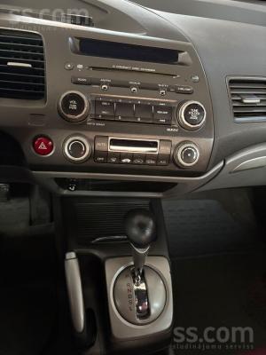 Brūns Honda Civic 2008 Rīga, ar dzinēja tilpumu 1.40 L un nobraukumu 371 tūkst. km par 2300 €, foto 11 vietnē AUTOMOTO.COM.LV
