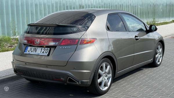 Brūns Honda Civic 2008 Viļņa, ar dzinēja tilpumu 2.20 L un nobraukumu 226 tūkst. km par 1399 €, foto 2 vietnē AUTOMOTO.COM.LV