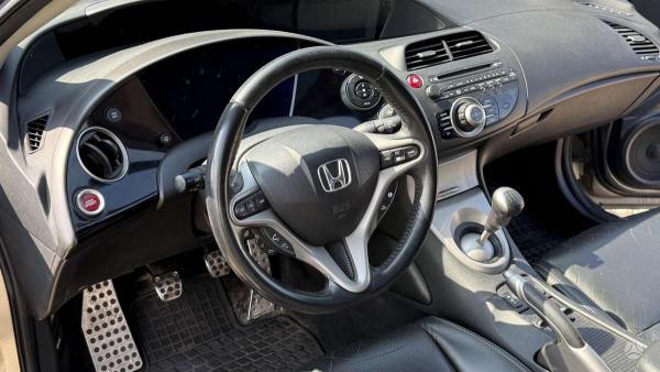 Brūns Honda Civic 2008 Viļņa, ar dzinēja tilpumu 2.20 L un nobraukumu 226 tūkst. km par 1399 €, foto 9 vietnē AUTOMOTO.COM.LV