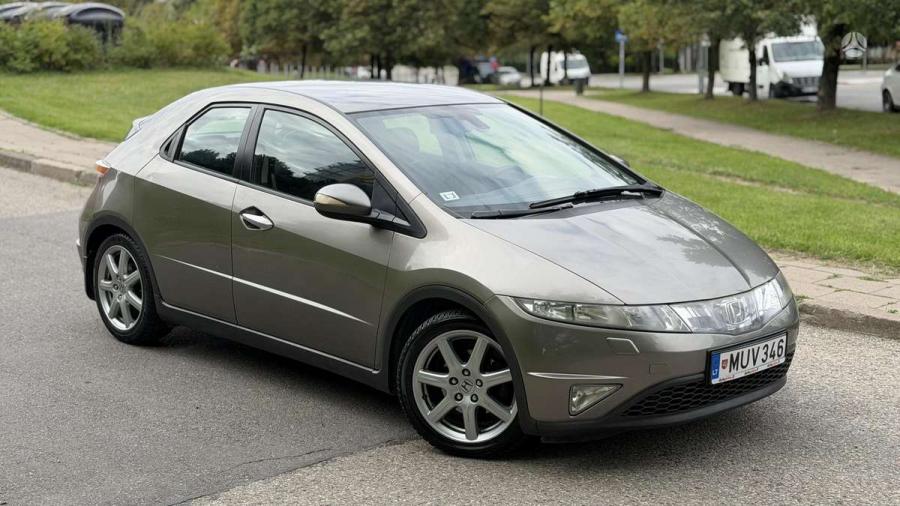 Brūns Honda Civic 2008 Viļņa, ar dzinēja tilpumu 1.80 L un nobraukumu 180 tūkst. km par 3350 €, foto 3 vietnē AUTOMOTO.COM.LV