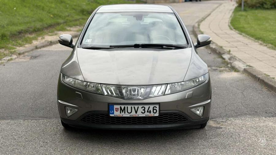 Brūns Honda Civic 2008 Viļņa, ar dzinēja tilpumu 1.80 L un nobraukumu 180 tūkst. km par 3350 €, foto 5 vietnē AUTOMOTO.COM.LV