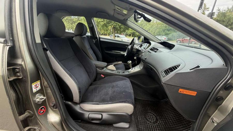 Brūns Honda Civic 2008 Viļņa, ar dzinēja tilpumu 1.80 L un nobraukumu 180 tūkst. km par 3350 €, foto 17 vietnē AUTOMOTO.COM.LV