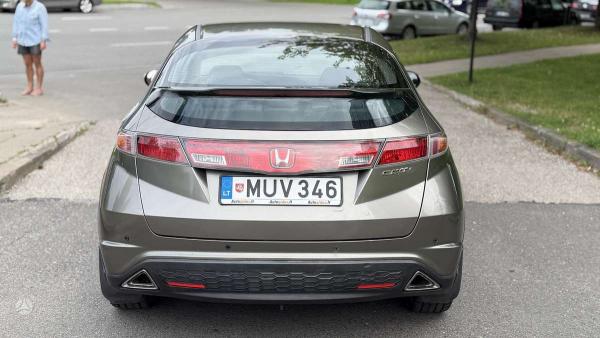 Brūns Honda Civic 2008 Viļņa, ar dzinēja tilpumu 1.80 L un nobraukumu 180 tūkst. km par 2950 €, foto 6 vietnē AUTOMOTO.COM.LV