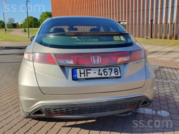 Brūns Honda Civic 2008 Ventspils, ar dzinēja tilpumu 1.80 L un nobraukumu 100 tūkst. km par 3000 €, foto 4 vietnē AUTOMOTO.COM.LV