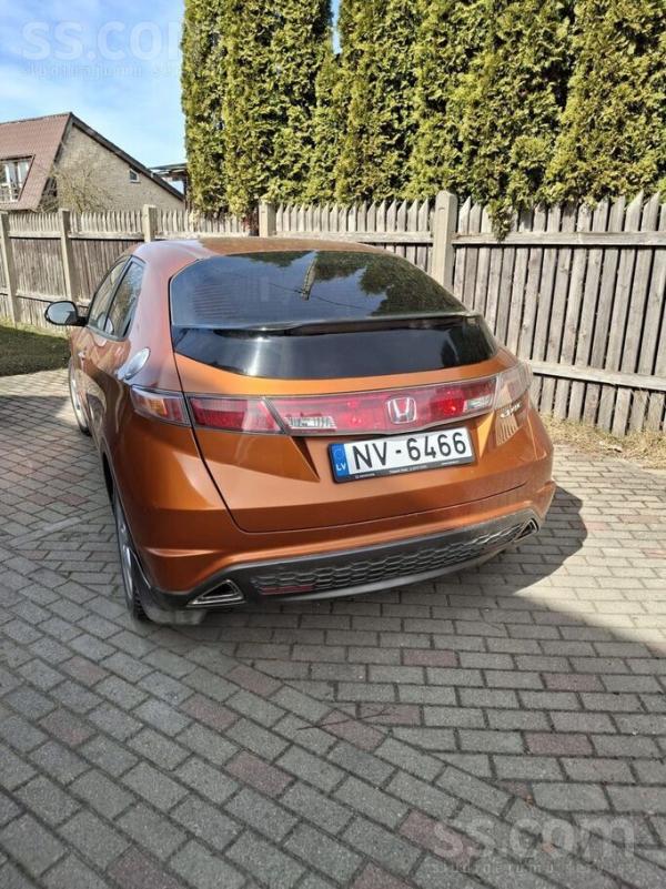 Brūns Honda Civic 2008 Rīga, ar dzinēja tilpumu 1.80 L un nobraukumu 221 tūkst. km par 1290 €, foto 5 vietnē AUTOMOTO.COM.LV