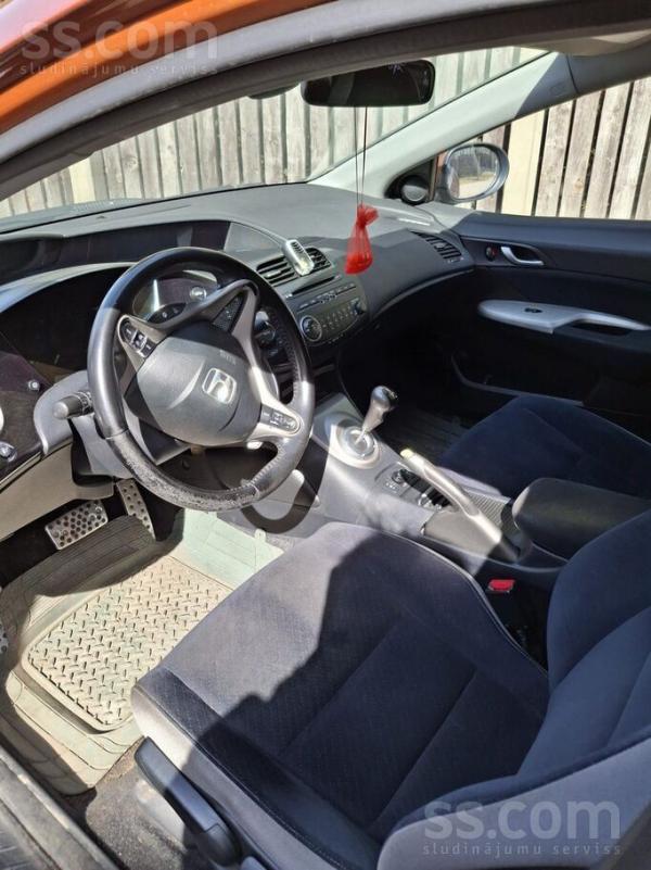 Brūns Honda Civic 2008 Rīga, ar dzinēja tilpumu 1.80 L un nobraukumu 221 tūkst. km par 1290 €, foto 9 vietnē AUTOMOTO.COM.LV