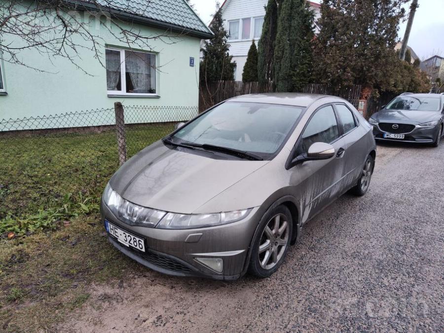 Brūns Honda Civic 2008 Valmiera, ar dzinēja tilpumu 1.80 L un nobraukumu 159 tūkst. km par 1000 €, foto 1 vietnē AUTOMOTO.COM.LV