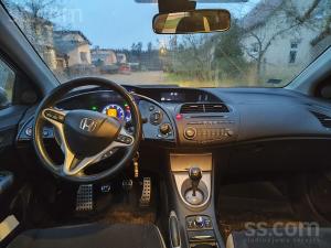 Brūns Honda Civic 2008 Valmiera, ar dzinēja tilpumu 1.80 L un nobraukumu 159 tūkst. km par 1000 €, foto 4 vietnē AUTOMOTO.COM.LV