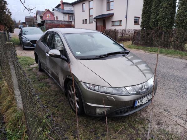 Brūns Honda Civic 2008 Valmiera, ar dzinēja tilpumu 1.80 L un nobraukumu 159 tūkst. km par 1000 €, foto 6 vietnē AUTOMOTO.COM.LV