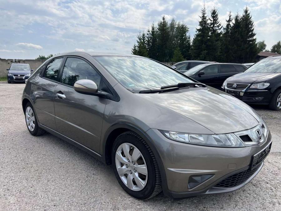 Brūns Honda Civic 2009 Utena, ar dzinēja tilpumu 1.34 L un nobraukumu 173 tūkst. km par 3150 €, foto 4 vietnē AUTOMOTO.COM.LV