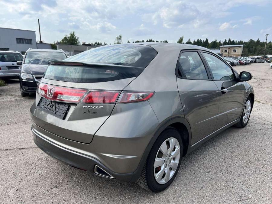 Brūns Honda Civic 2009 Utena, ar dzinēja tilpumu 1.34 L un nobraukumu 173 tūkst. km par 3150 €, foto 5 vietnē AUTOMOTO.COM.LV