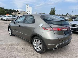 Brūns Honda Civic 2009 Utena, ar dzinēja tilpumu 1.34 L un nobraukumu 173 tūkst. km par 3150 €, foto 7 vietnē AUTOMOTO.COM.LV
