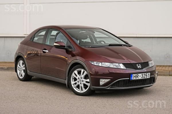 Brūns Honda Civic 2011 Ogre, ar dzinēja tilpumu 1.80 L un nobraukumu 256 tūkst. km par 4750 €, foto 2 vietnē AUTOMOTO.COM.LV
