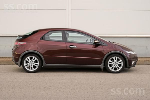 Brūns Honda Civic 2011 Ogre, ar dzinēja tilpumu 1.80 L un nobraukumu 256 tūkst. km par 4750 €, foto 3 vietnē AUTOMOTO.COM.LV