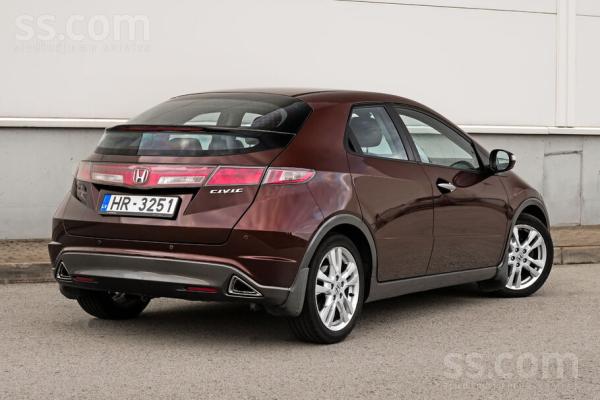 Brūns Honda Civic 2011 Ogre, ar dzinēja tilpumu 1.80 L un nobraukumu 256 tūkst. km par 4750 €, foto 4 vietnē AUTOMOTO.COM.LV