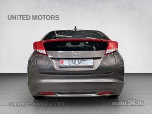 Brūns Honda Civic 2013 Tallina, ar dzinēja tilpumu 1.80 L un nobraukumu 110 tūkst. km par 7900 €, foto 5 vietnē AUTOMOTO.COM.LV