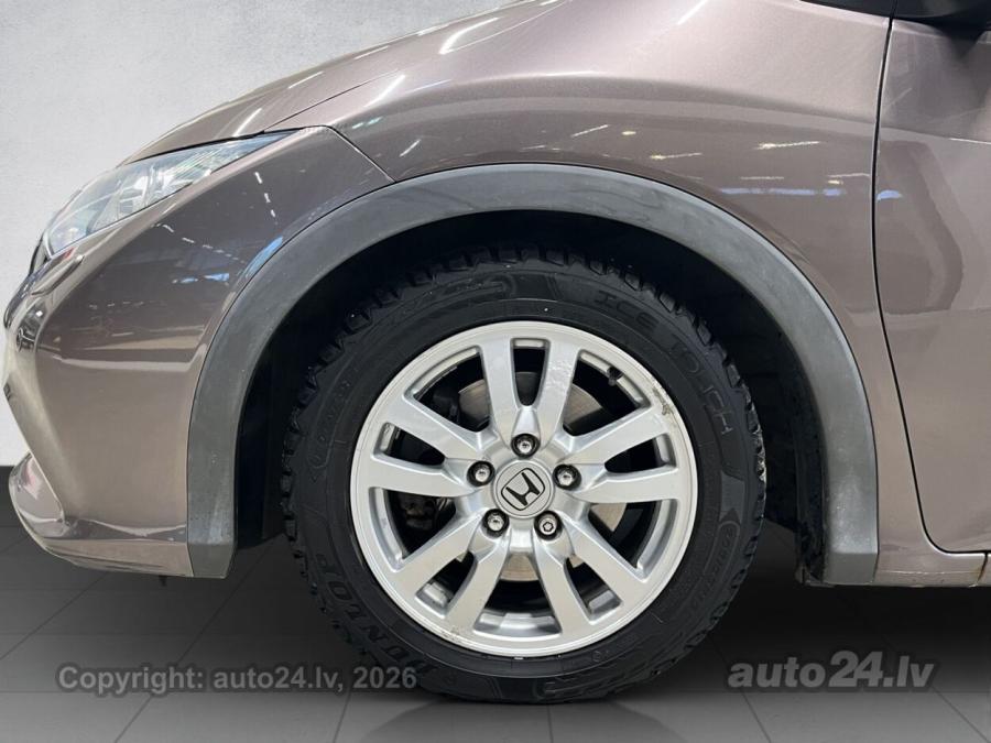 Brūns Honda Civic 2013 Tallina, ar dzinēja tilpumu 1.80 L un nobraukumu 110 tūkst. km par 7900 €, foto 15 vietnē AUTOMOTO.COM.LV