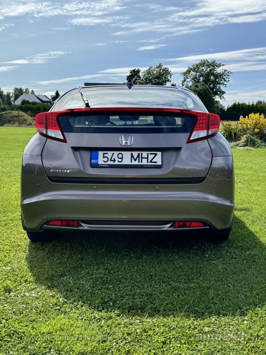 Brown Honda Civic 2013 in Tallinn, with an engine capacity of 1.80 L and mileage of 145 thousand km for 7200 €, photo 5 on AUTOMOTO.COM.LV