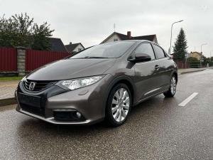 Brown Honda Civic 2013 in Ukmerge, with an engine capacity of 1.60 L and mileage of 228 thousand km for 4250 €, photo 6 on AUTOMOTO.COM.LV