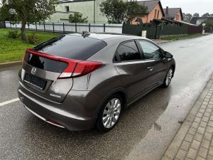 Brown Honda Civic 2013 in Ukmerge, with an engine capacity of 1.60 L and mileage of 228 thousand km for 4250 €, photo 10 on AUTOMOTO.COM.LV