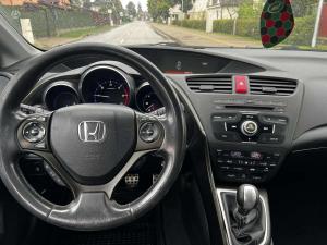 Brown Honda Civic 2013 in Ukmerge, with an engine capacity of 1.60 L and mileage of 228 thousand km for 4250 €, photo 19 on AUTOMOTO.COM.LV