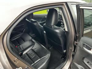 Brown Honda Civic 2013 in Ukmerge, with an engine capacity of 1.60 L and mileage of 228 thousand km for 4250 €, photo 26 on AUTOMOTO.COM.LV