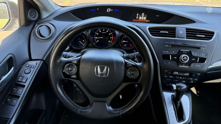 Brown Honda Civic 2015 in Vilnius, with an engine capacity of 1.80 L and mileage of 165 thousand km for 7850 €, photo 10 on AUTOMOTO.COM.LV
